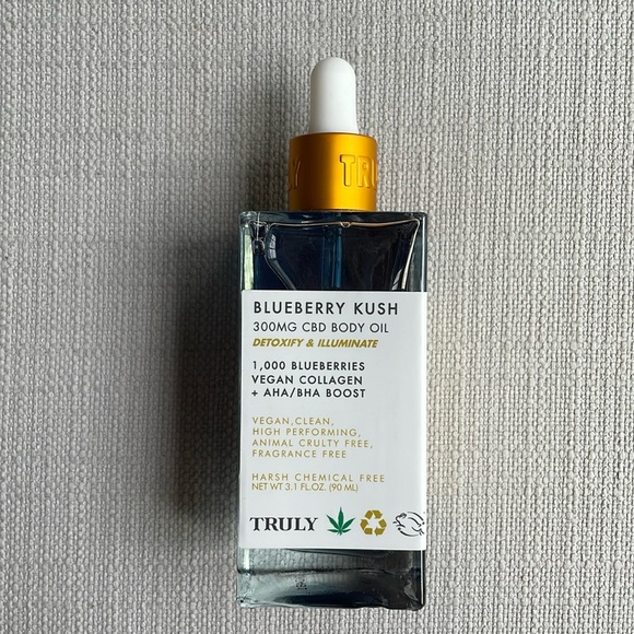 TRULY | Bath & Body | Truly Blueberry Kush Detoxify Illuminate Body Oil ...